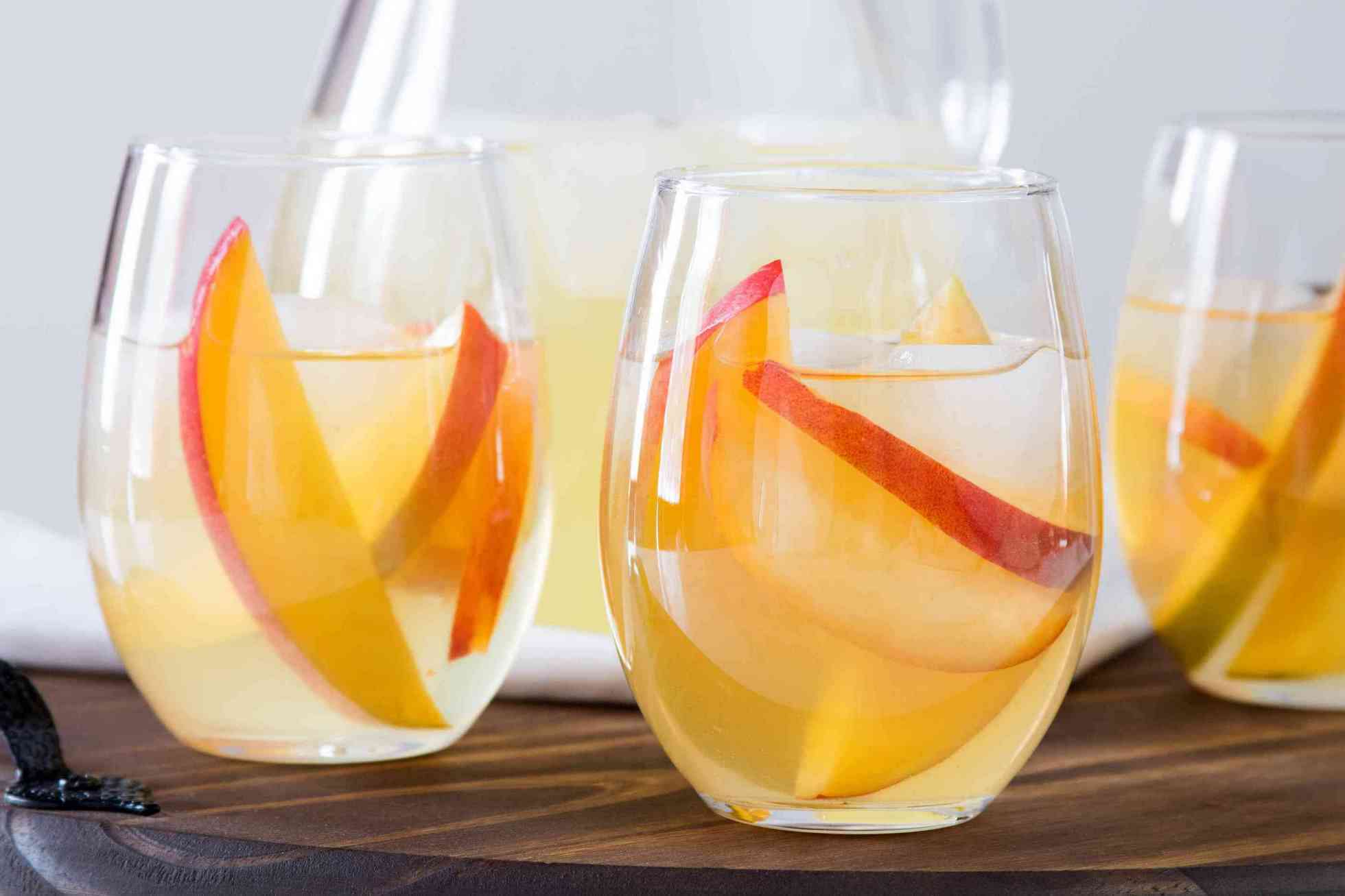 Receta de Ponche de durazno y vino - Diario Mendoza