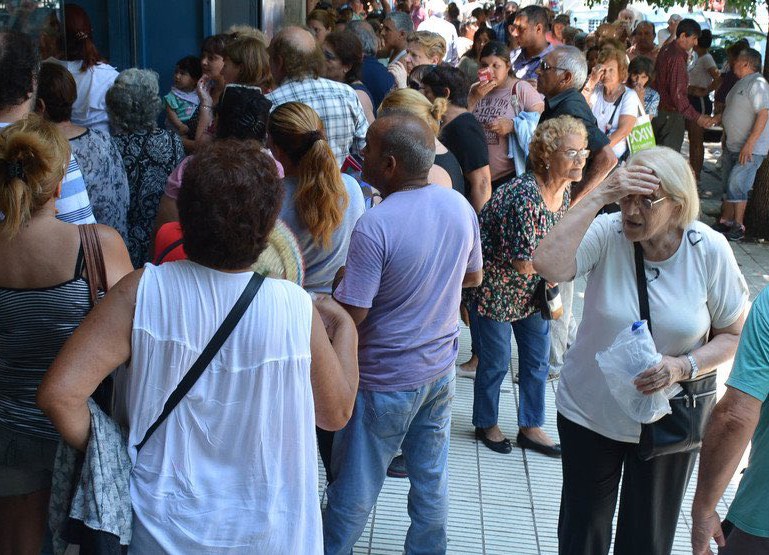 Mendoza envejece: los nacimientos cayeron a la mitad y crece el peso de ...