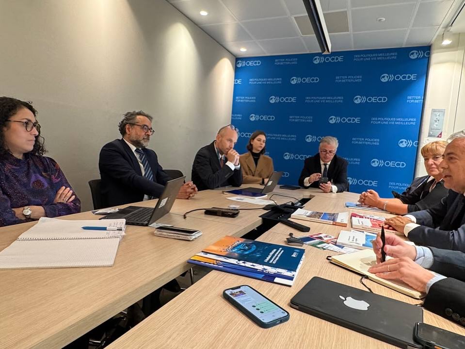 Cornejo se reunió con la OCDE para promover el desarrollo sostenible y ...