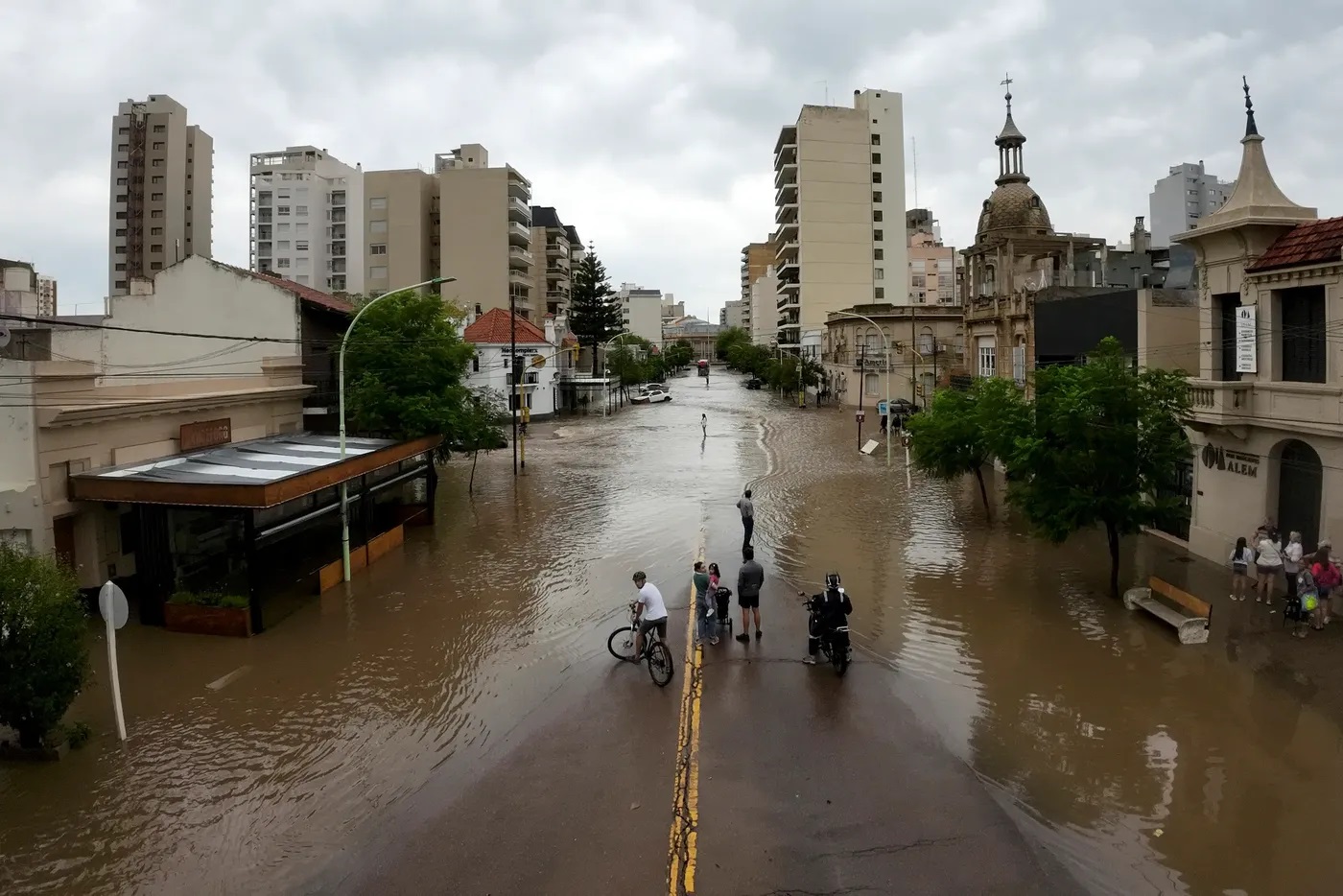 CIUDAD DEVASTADA: Petri y Bullrich volvieron a Bahía Blanca para ...